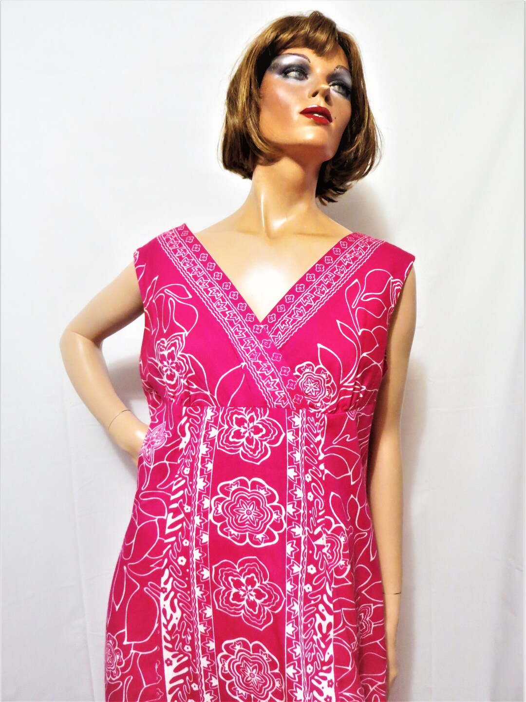 60s 70s Hawaiian Maxi Dress, Mako Hawaii, Fuchsia Red Violet Floral ...