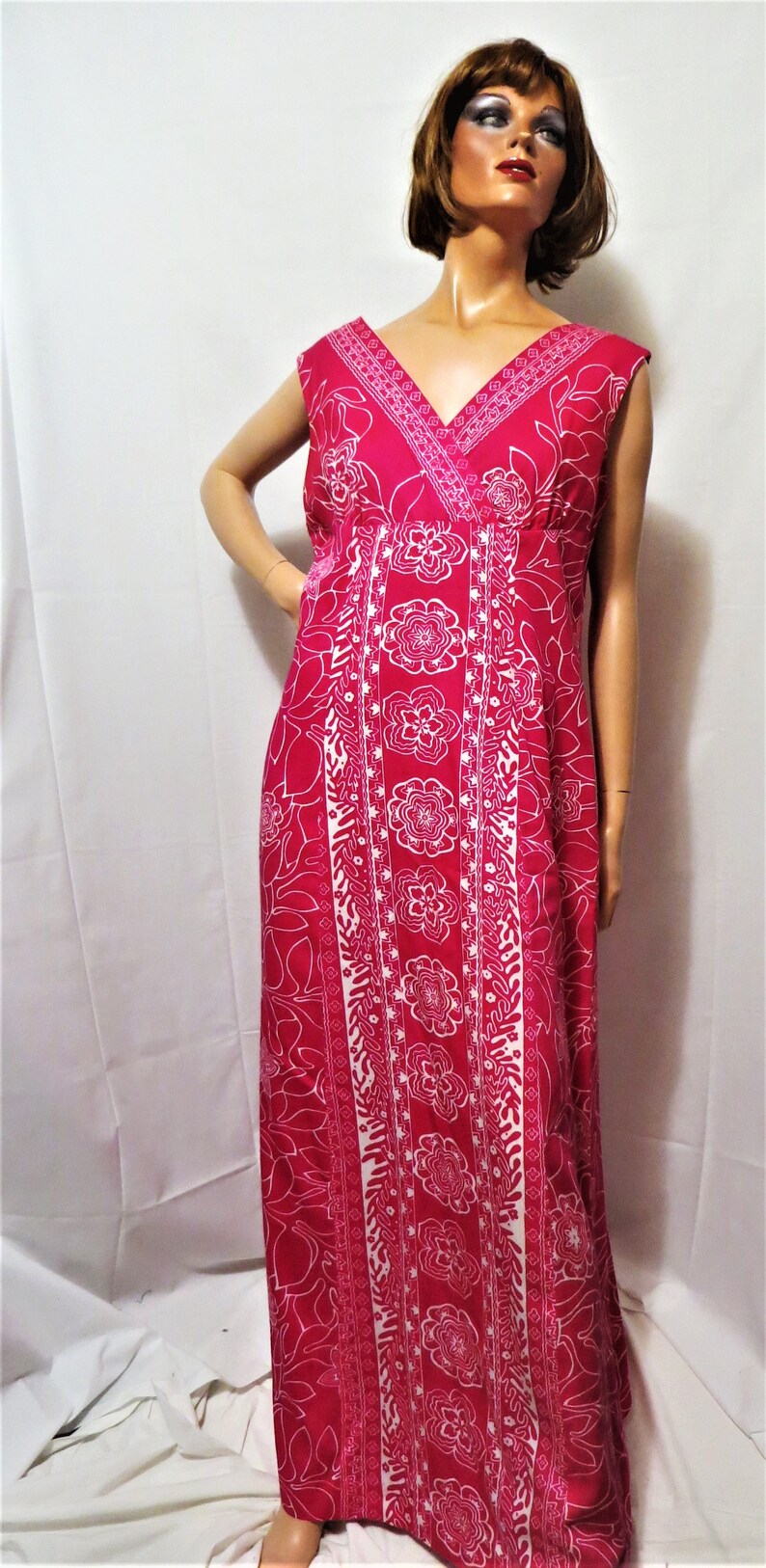 60s 70s Hawaiian Maxi Dress, Mako Hawaii, Fuchsia Red Violet Floral ...