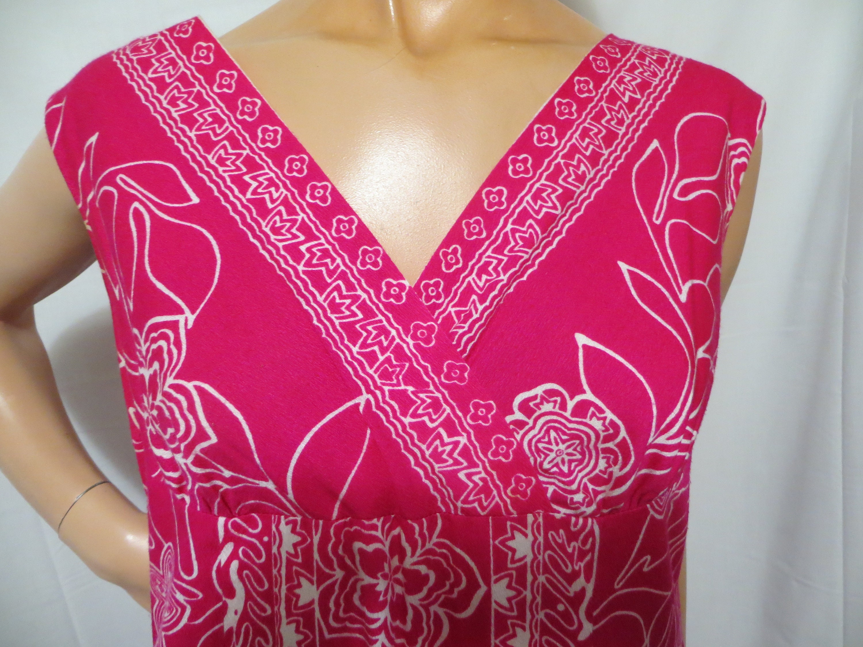 60s 70s Hawaiian Maxi Dress, Mako Hawaii, Fuchsia Red Violet Floral ...