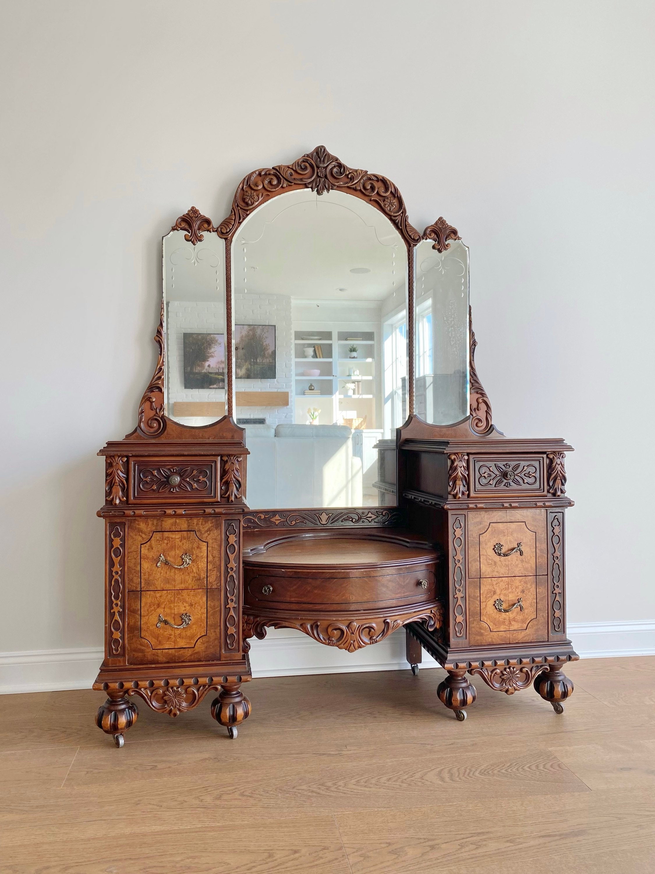 Antique Dresser Vanity Set