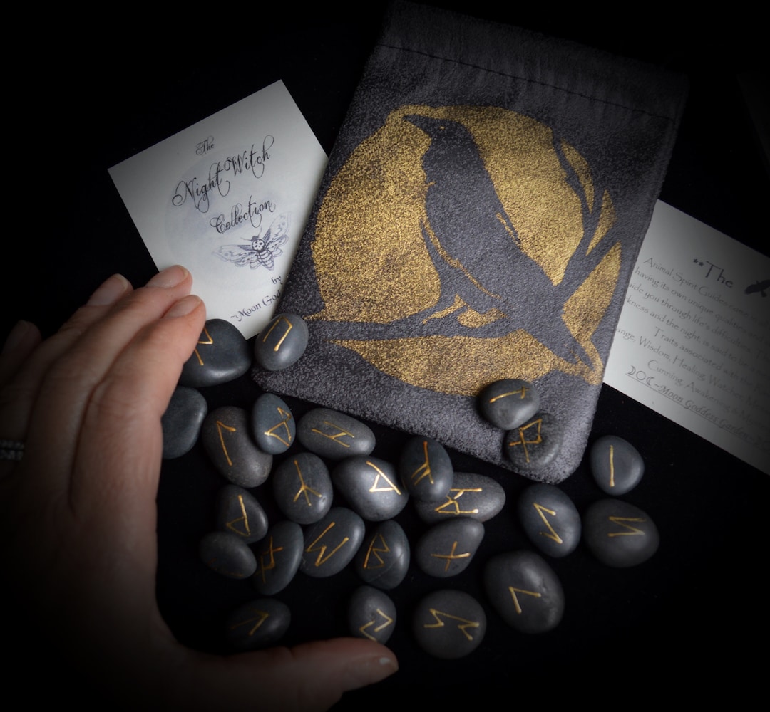 Witches Stone Runes: Elder Futhark Set With Raven Pouch - Etsy