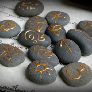 13 Witches Runes With Raven Pouch and Casting Instructions Wicca Pagan ...
