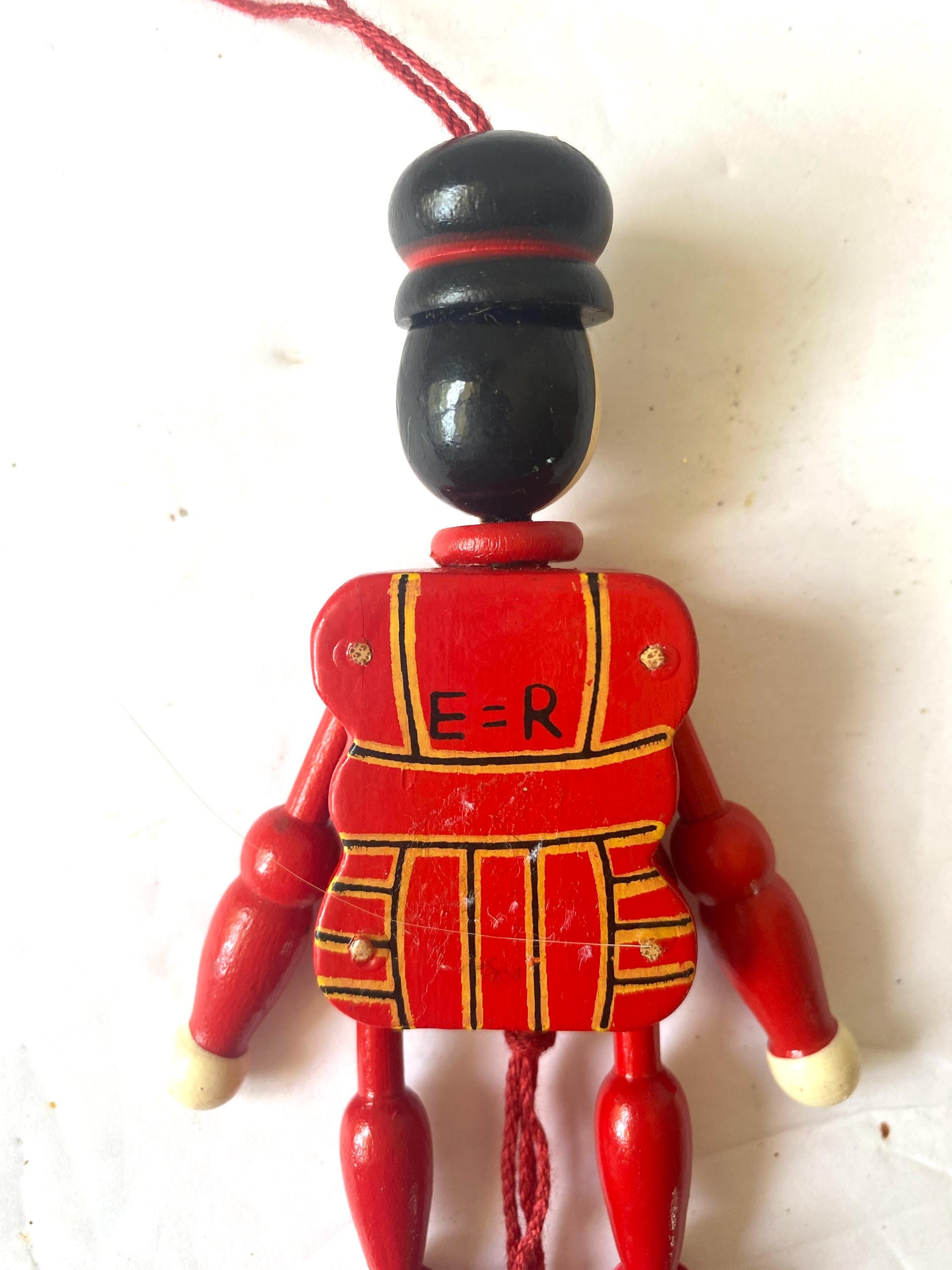Wooden Puppet Ornament Made in England Beef Eater Pull Toy , Set up Two ...