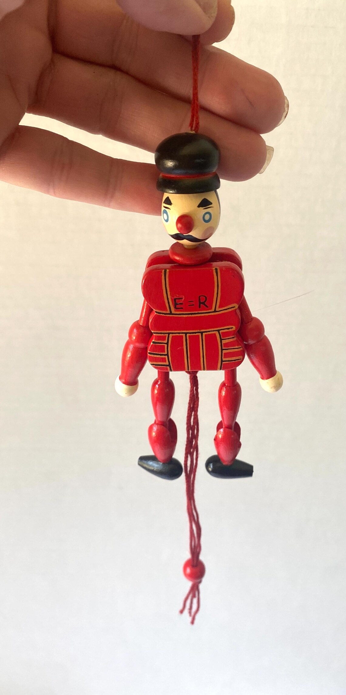 Wooden Puppet Ornament Made in England Beef Eater Pull Toy , Set up Two ...