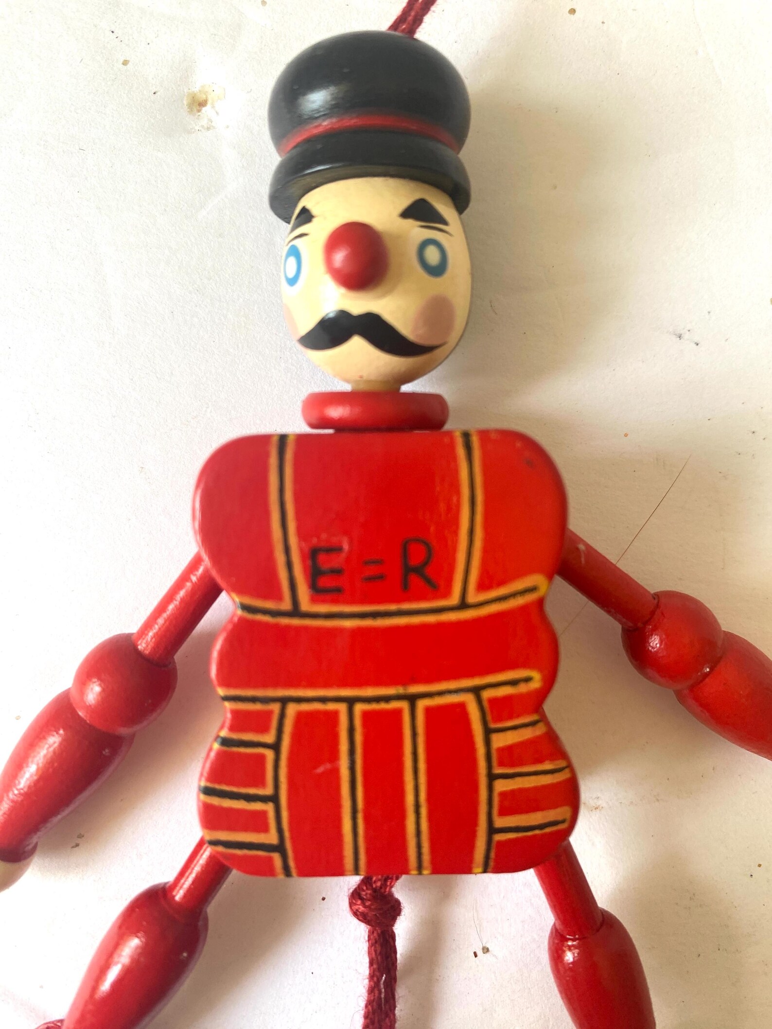 Wooden Puppet Ornament Made in England Beef Eater Pull Toy , Set up Two ...
