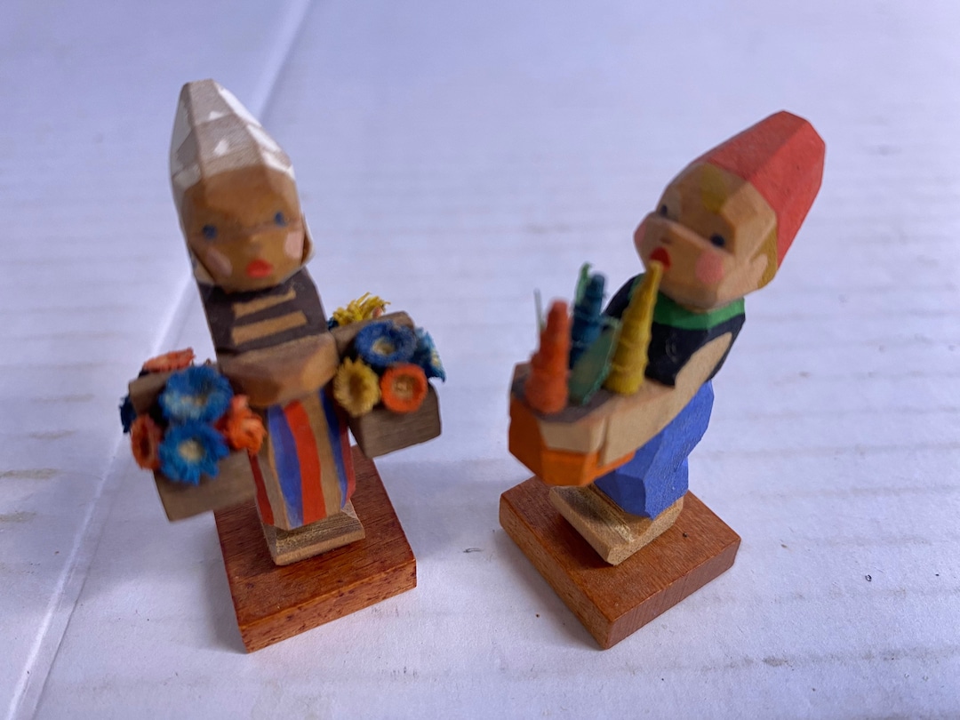 Vintage German Erzgebirge Hand Carved and Painted Wood Figures Pair ...