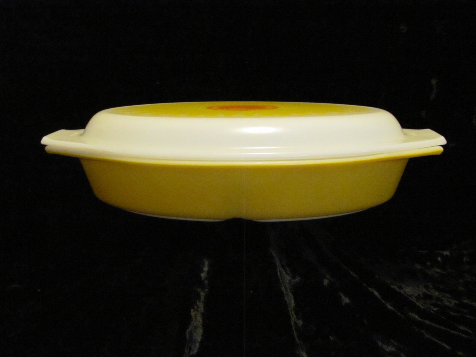 Pyrex Yellow Daisy 1.5 Quart Divided Covered Casserole - Etsy