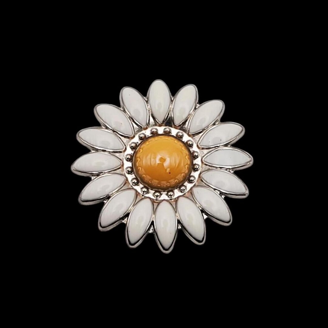 1-1/4" Daisy White/yellow Concho Screw-back - Etsy