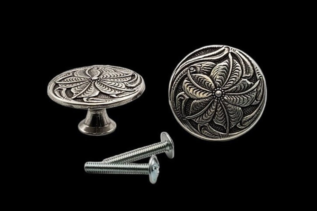 Sheridan Leather Artist Chan Geer #1 Cabinet Knobs (pair) - Etsy