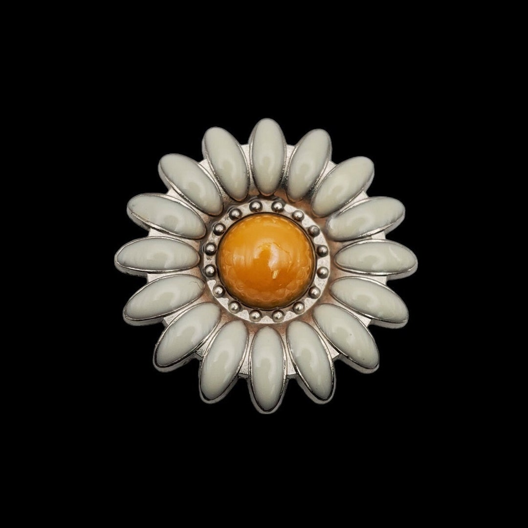 1-1/2" Daisy White/yellow Concho Screw-back - Etsy