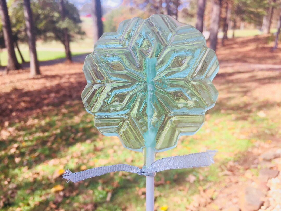 Snowflake Lollipops: Cotton Candy Party Favors (set of 12) - Etsy
