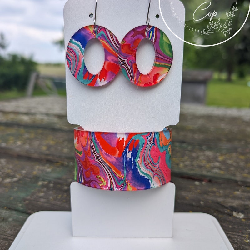 Acrylic Swirl Bracelet - Etsy