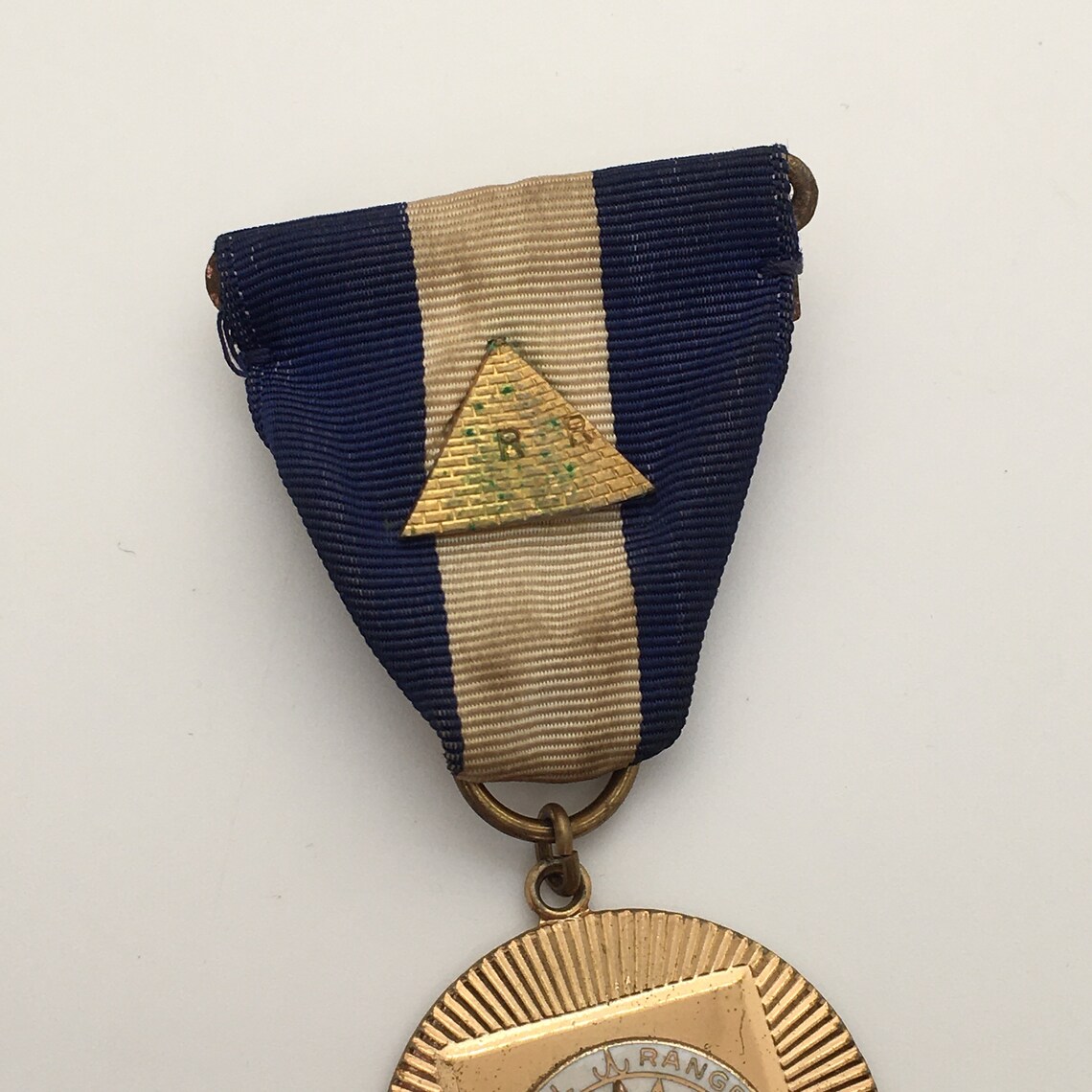 ROYAL RANGERS Vintage 1970s Medal & Pyramid PinLeadership | Etsy