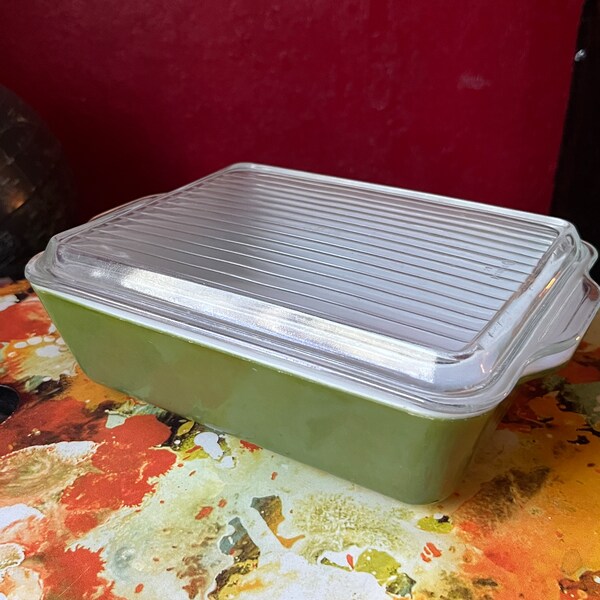 Vintage Pyrex Dish - Etsy
