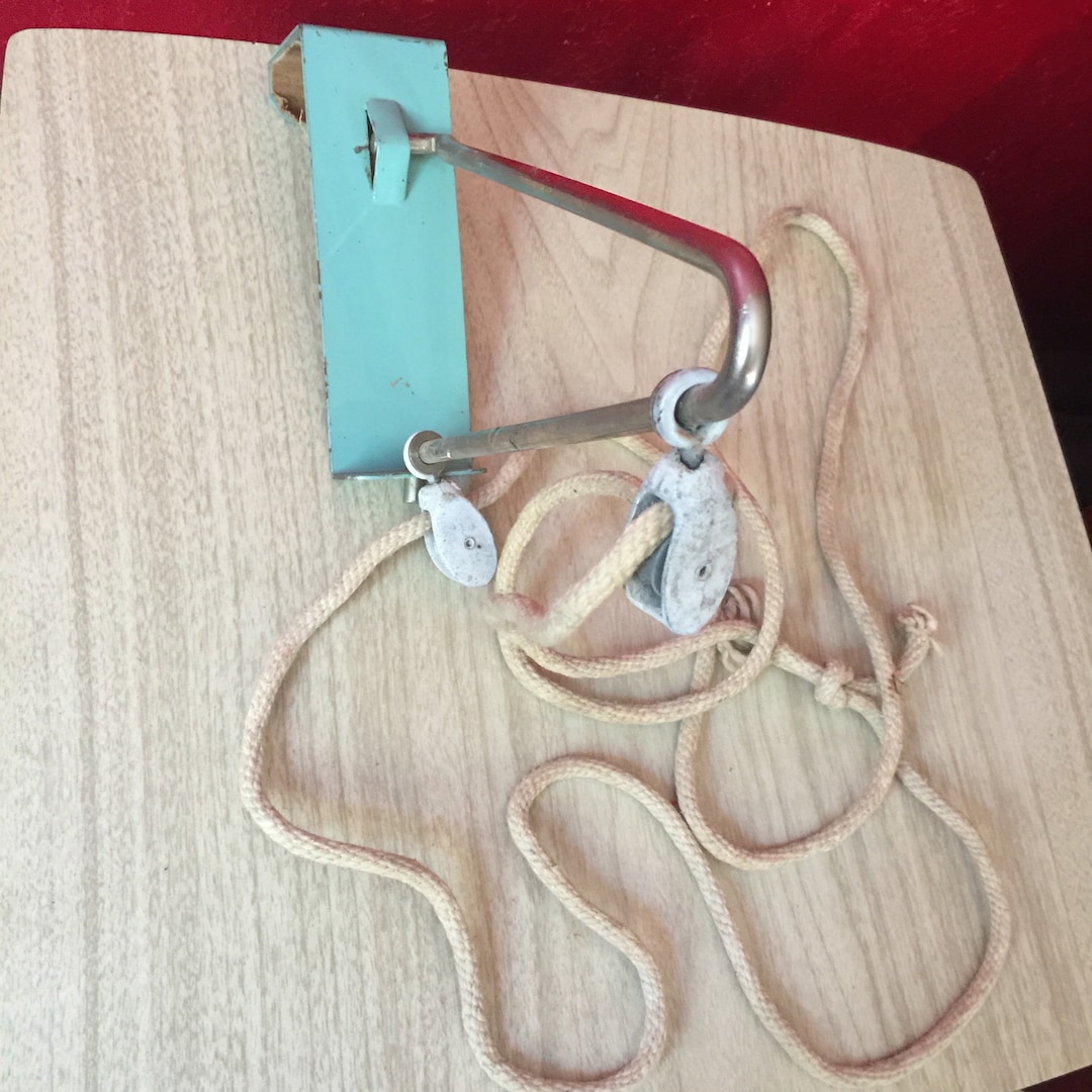 Vintage Metal Rope Pulley Bracket in Chippy Aqua Laundry Line - Etsy