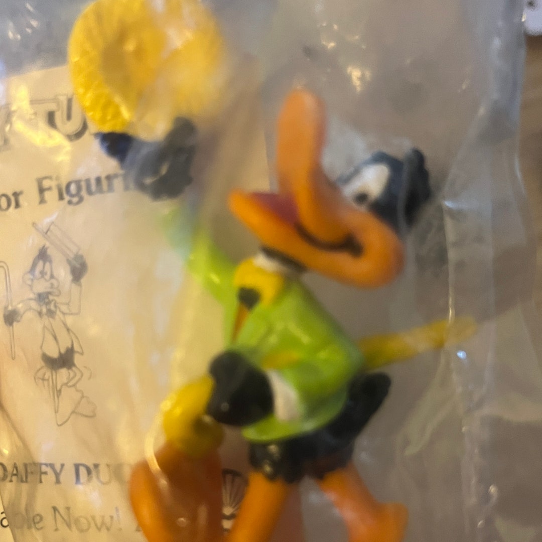 Vintage Looney Tunes Daffy Duck / Shell Gas Station 1990 MIP PVC ...
