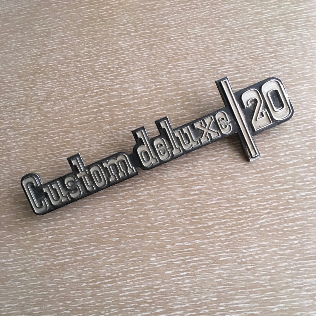 Nice OEM Custom Deluxe 20 Fender Emblem Chevy Truck 1973 1974 1975 1976 ...