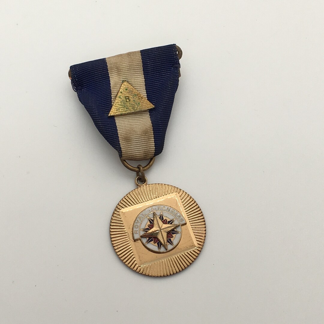 ROYAL RANGERS Vintage 1970s Medal & Pyramid Pin~leadership Training ...