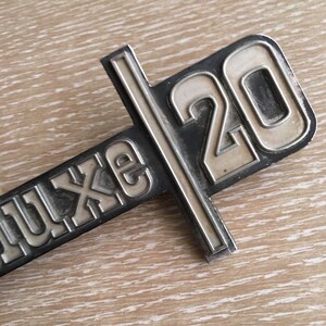 Nice OEM Custom Deluxe 20 Fender Emblem Chevy Truck 1973 1974 1975 1976 ...