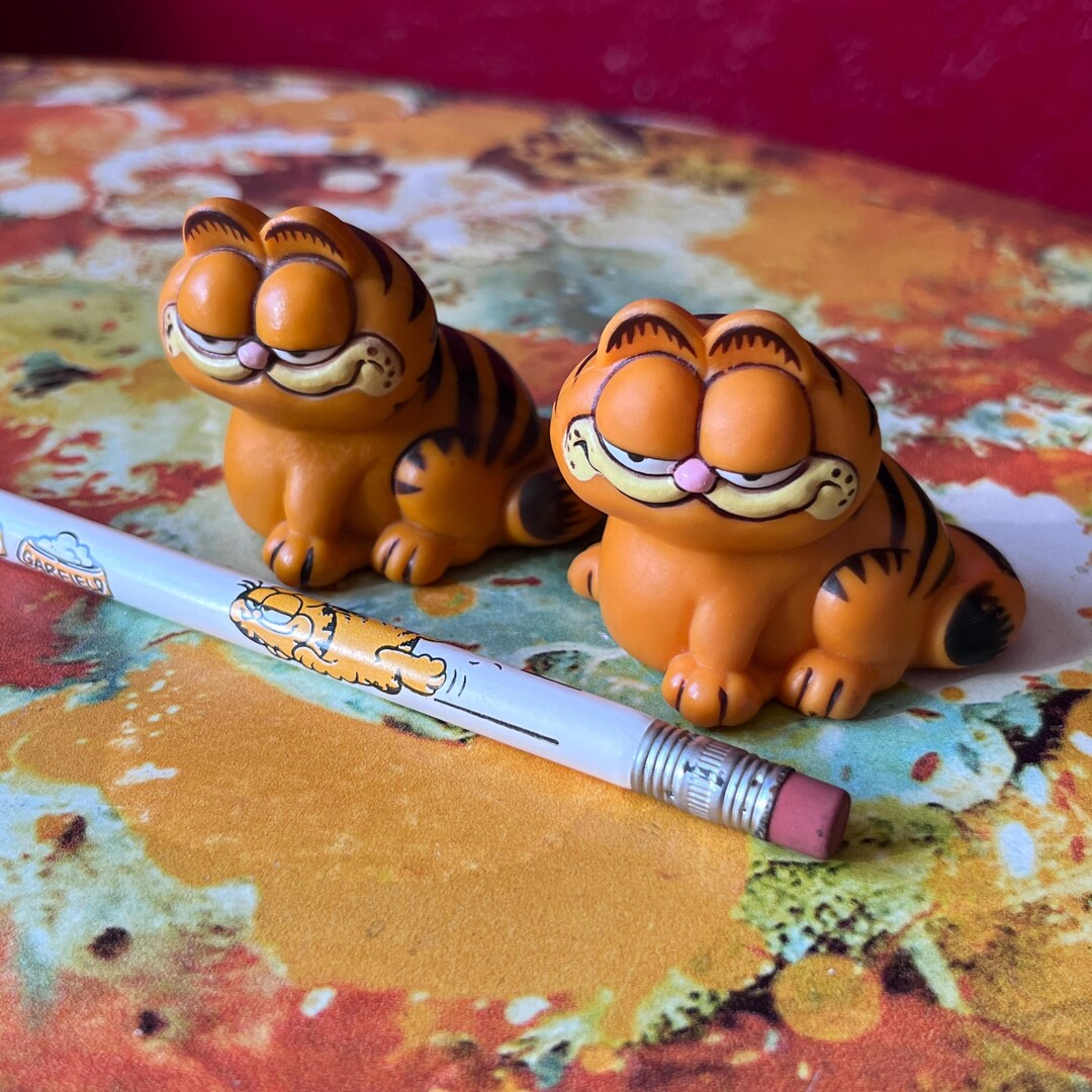 2x Vintage Garfield PVC Figurines + Garfield Pencil - Etsy UK