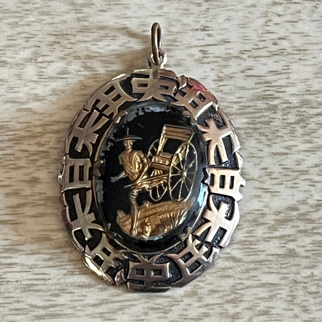 Vintage Asian Pendant . Intaglio Rickshaw Driver in Gold on Black - Etsy