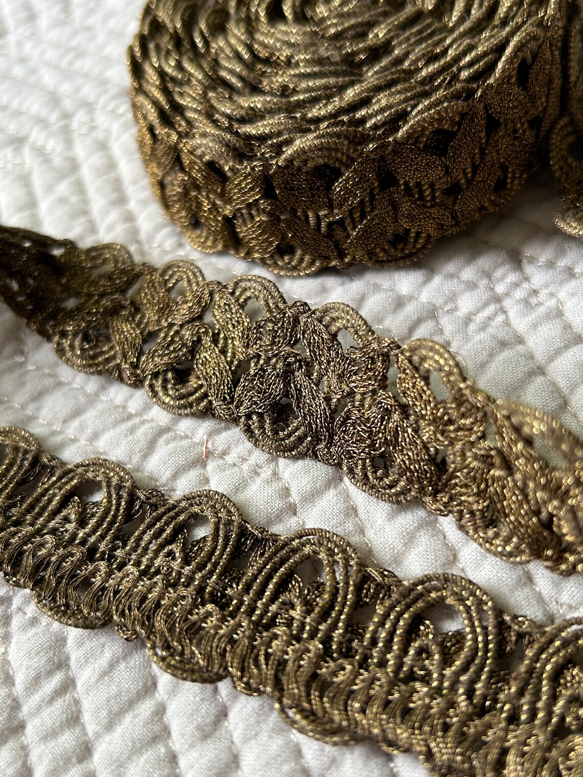 Vintage METALLIC LACE TRIM One Metre Scalloped Gold Braid Antique ...