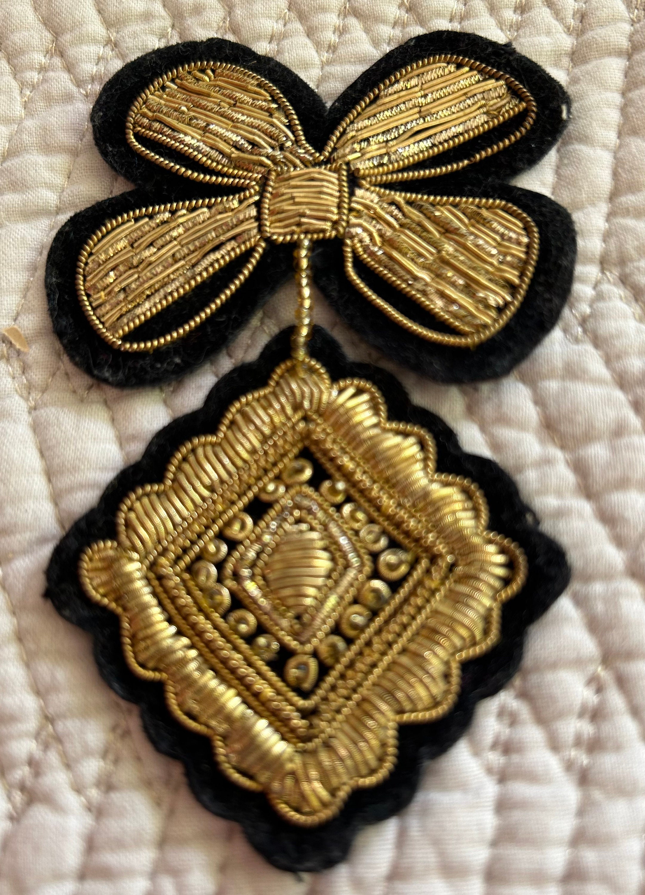 Retro GOLD BLACK APPLIQUE Emblem Crest Vintage Metallic Embroidery - Etsy