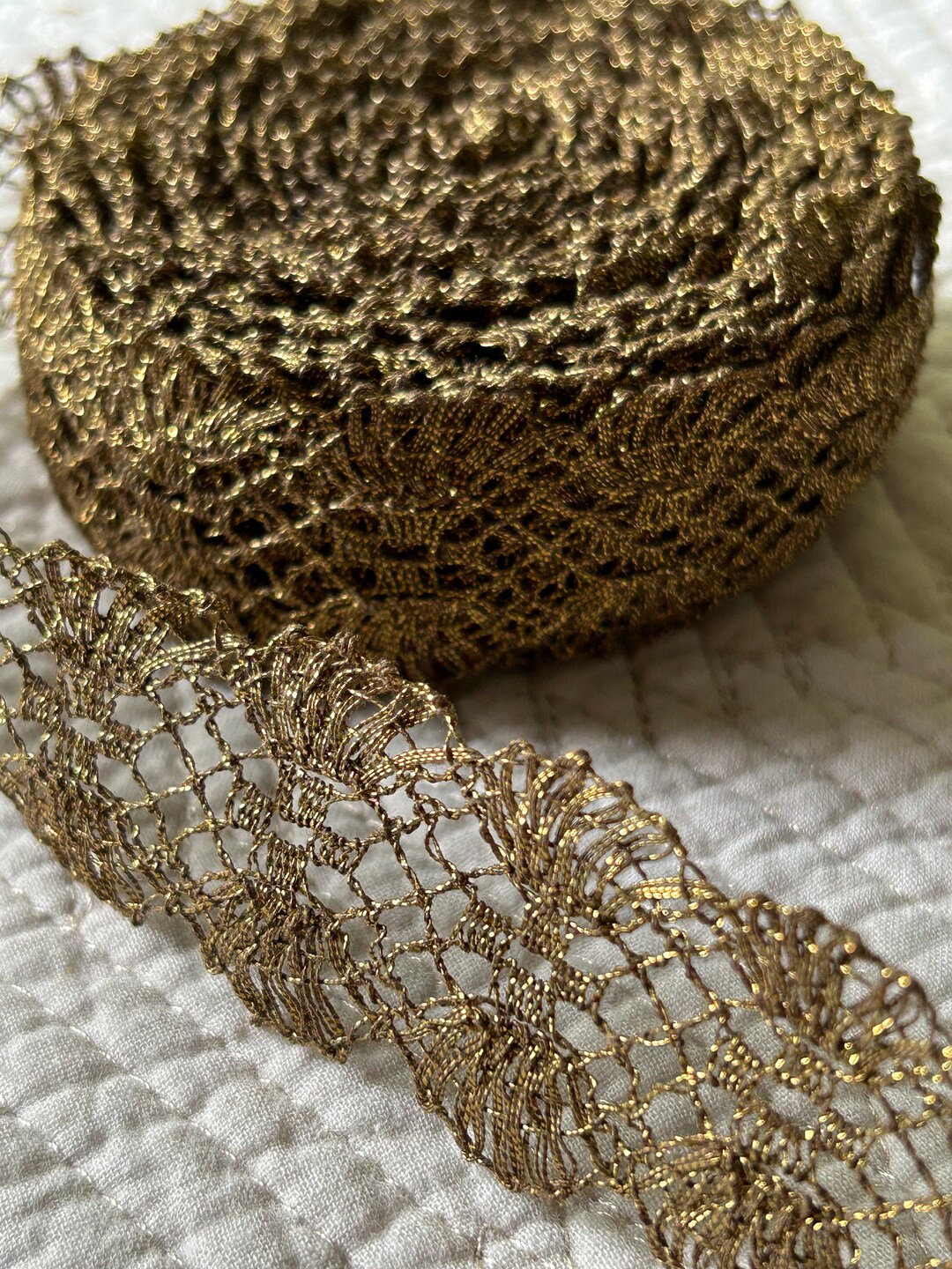 Gorgeous Vintage METALLIC LACE TRIM One Metre Scalloped Gold Trimming ...