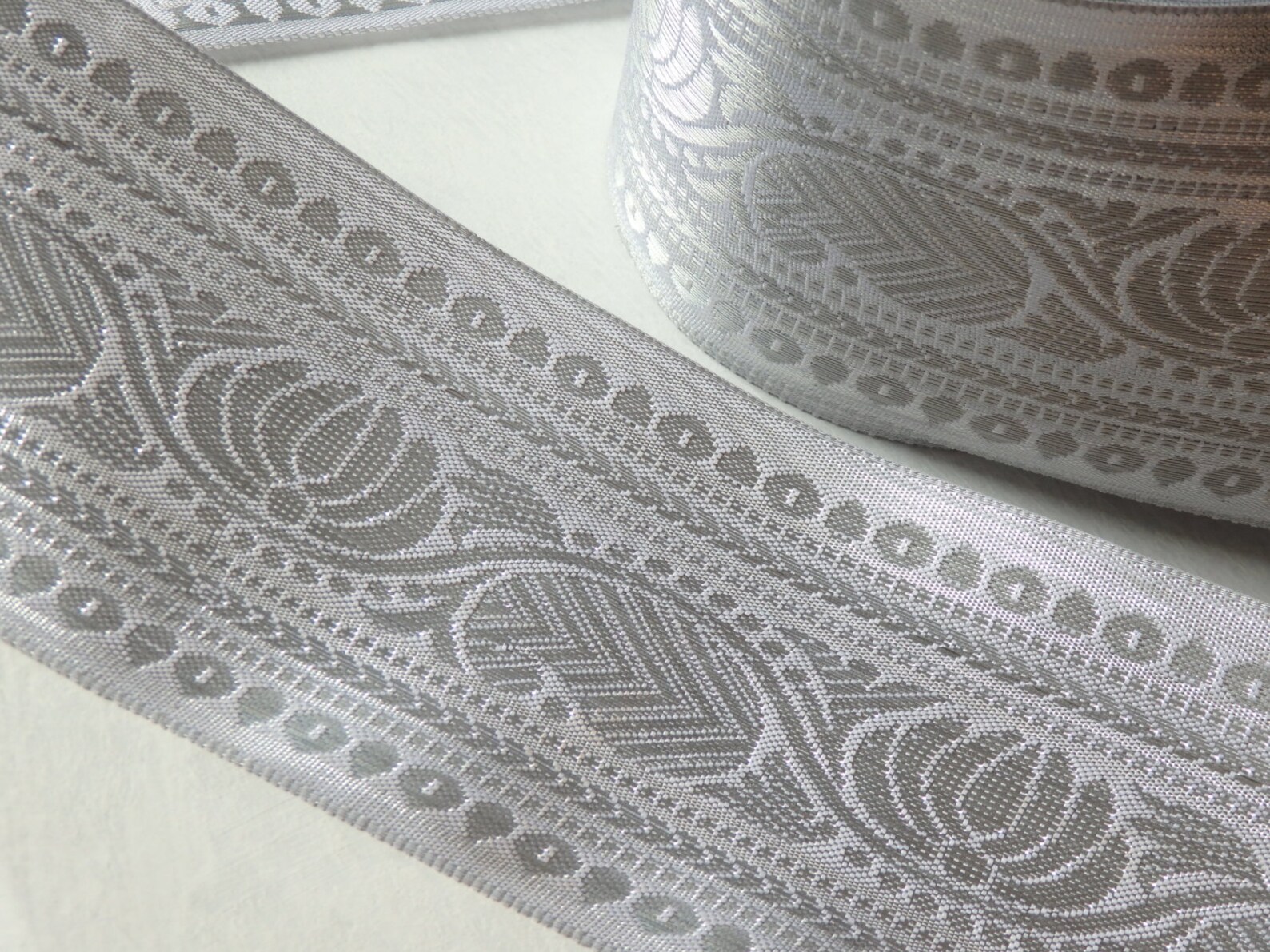 2 Yds. Extra Wide SILVER Sari Border Indian Lotus Flower Sari | Etsy