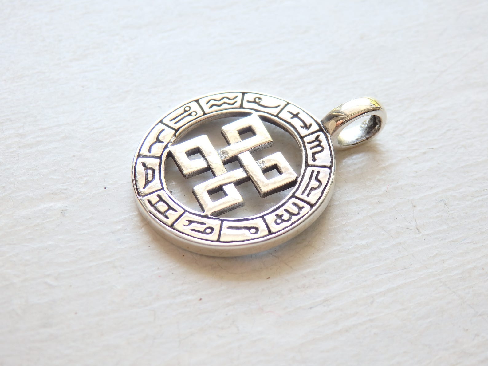 925 Sterling Silver Infinity Knot Pendant With Horoscope - Etsy