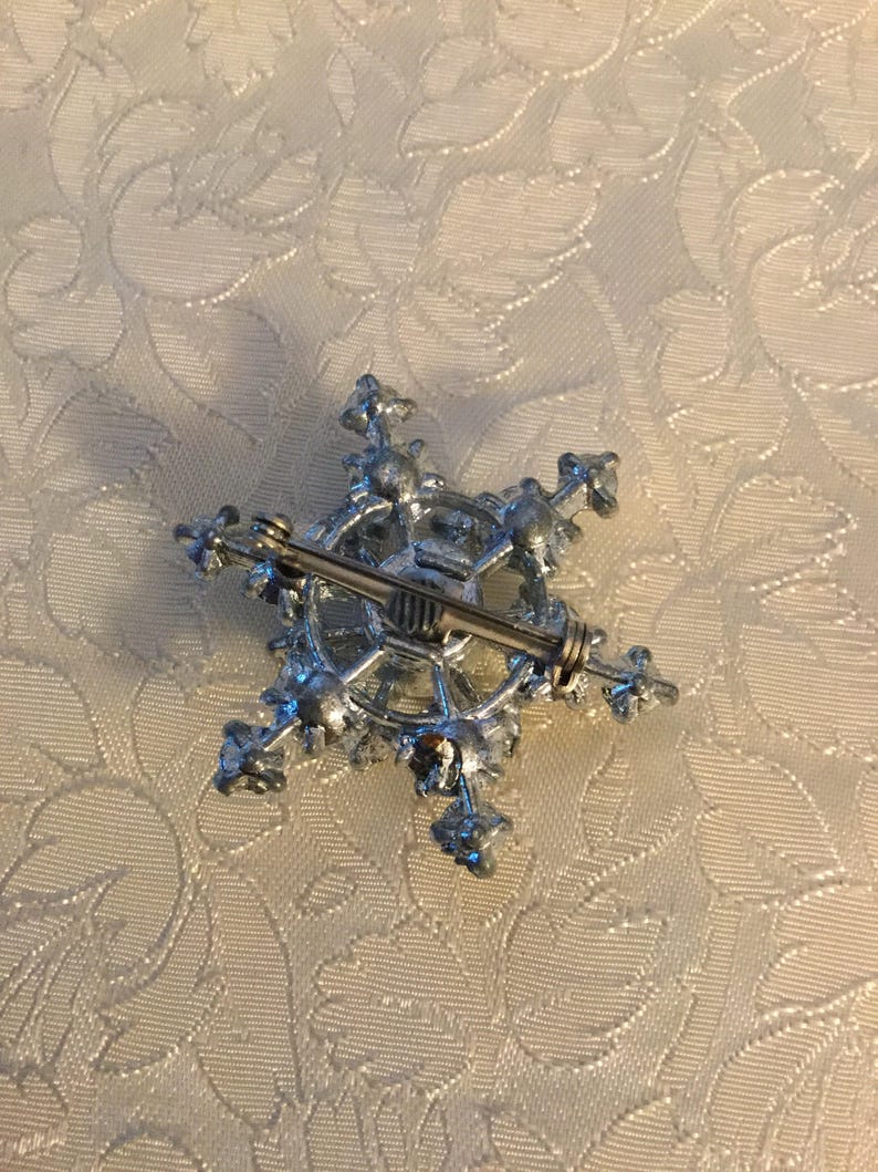 Vintage Silver Toned Snow Flake Brooch - Etsy