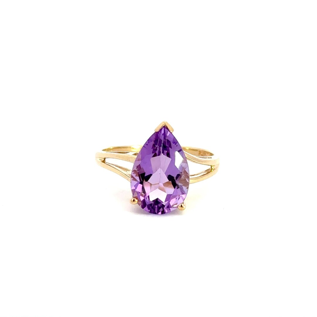 10k Yellow Gold Pear Shaped Amethyst Solitaire Ring - Classic Beauty ...