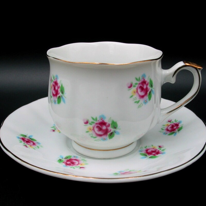 Footed Tea Cups - Etsy