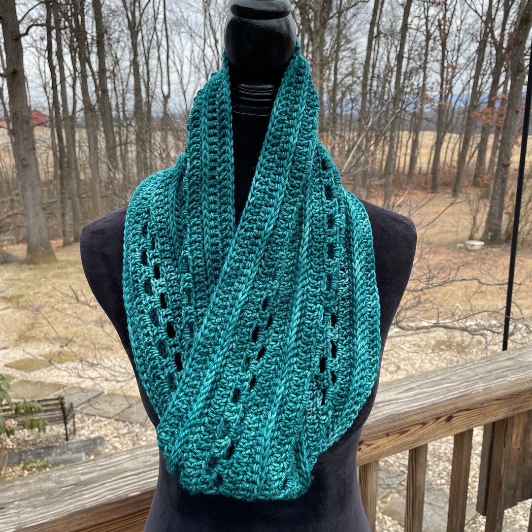 Point of View Cowl Crochet Pattern - Etsy