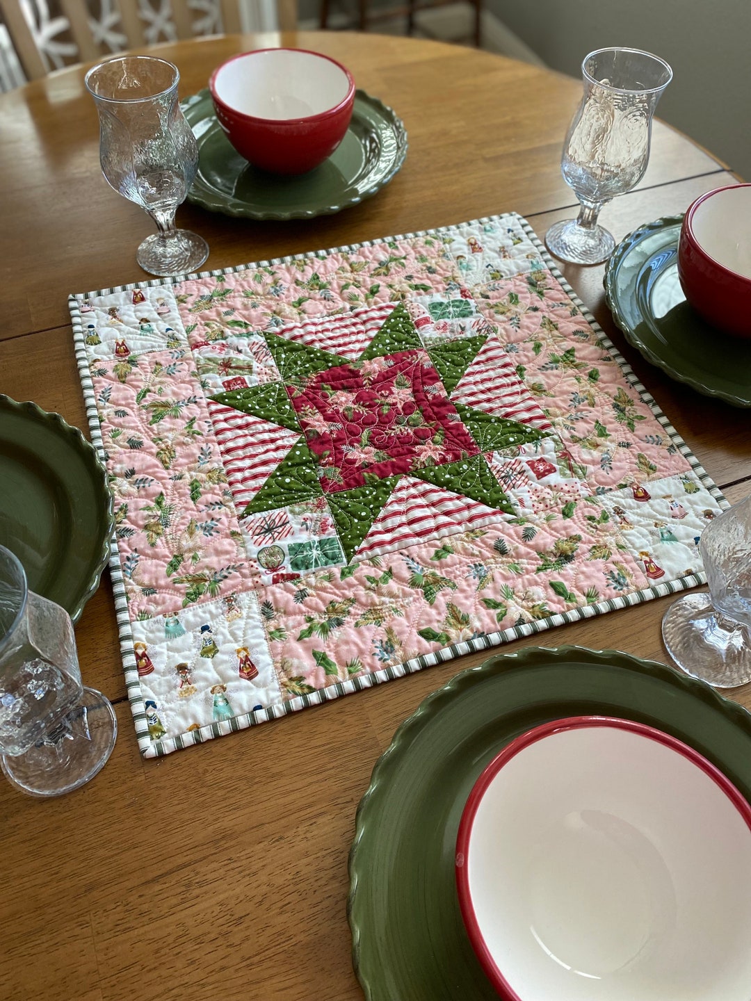 Christmas Star Table Topper of Red Green and Classic Pink - Etsy