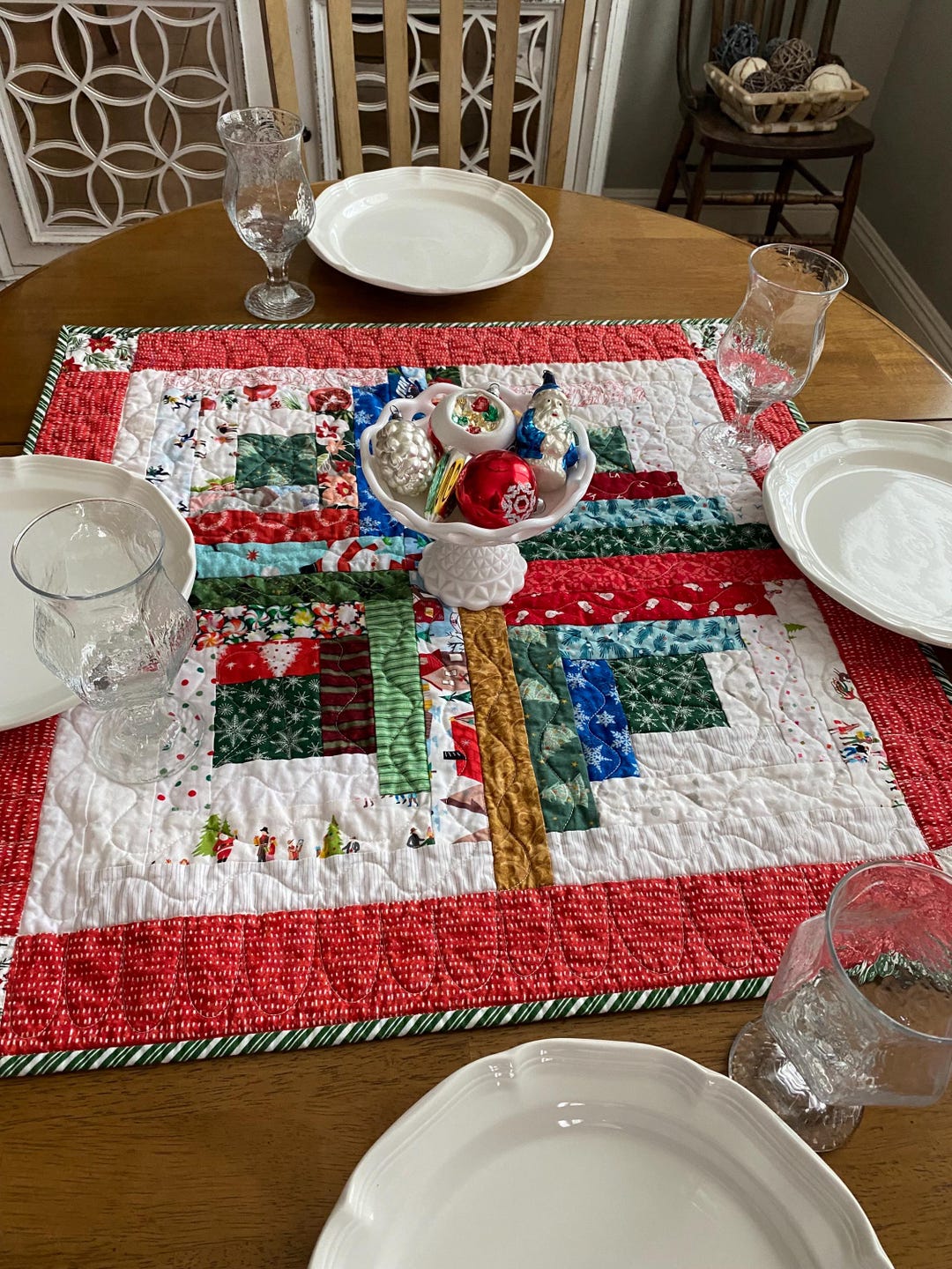 Christmas Quilted Table Topper, 20+ Designer Holiday Prints Christmas ...