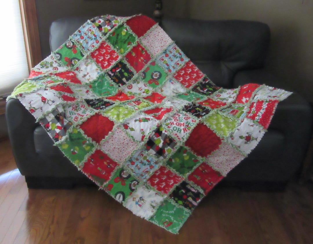 GRINCH Fabric QUILT Rag Quilt Dr Seuss Christmas 46x59 Toddler Baby ...