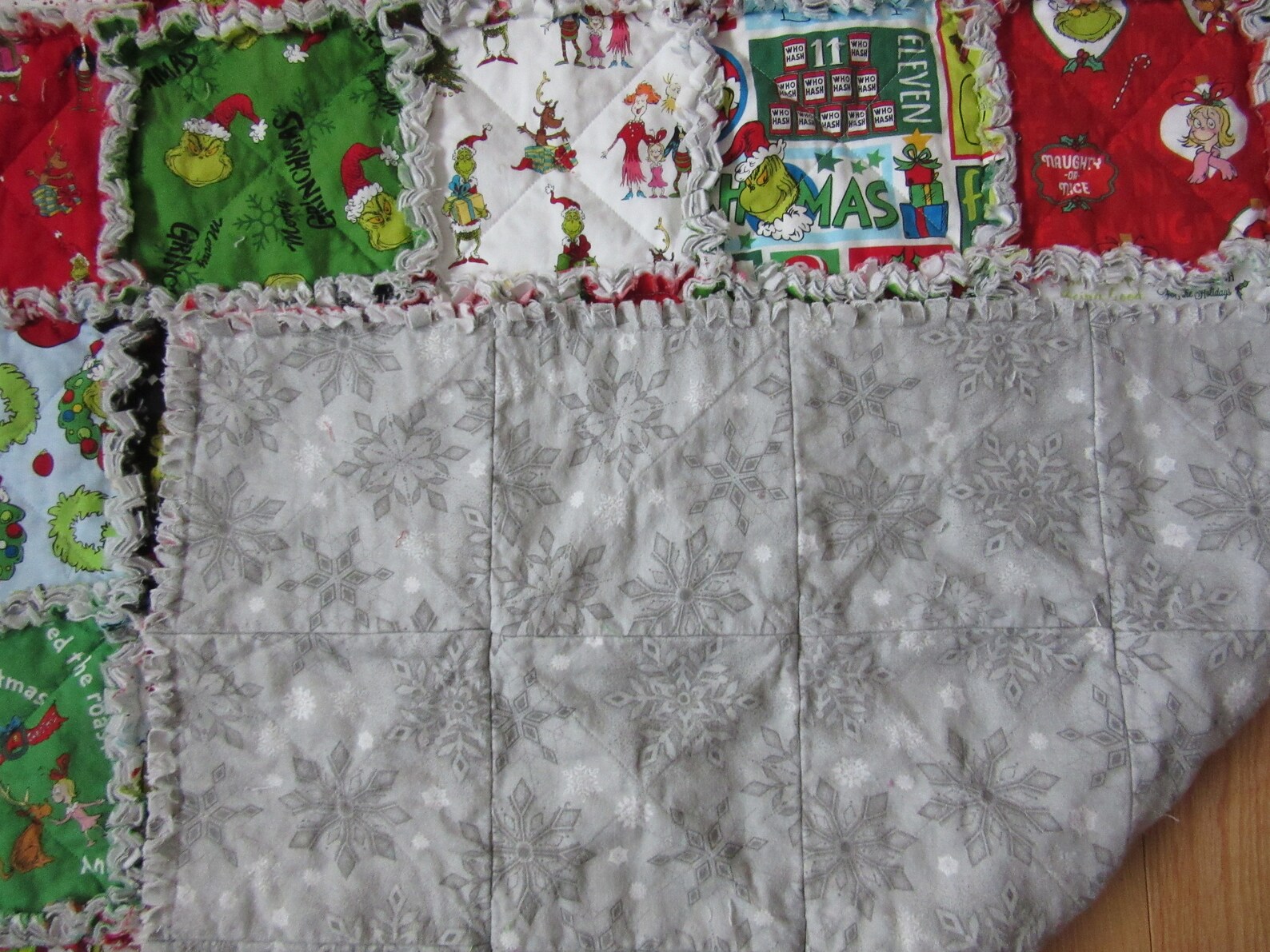GRINCH Fabric QUILT Rag Quilt Dr Seuss Christmas 46x59 Toddler - Etsy