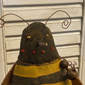 Primitive Folk Art~ Barney Bee ~cupboard/ Farmhouse/spring -summer ...