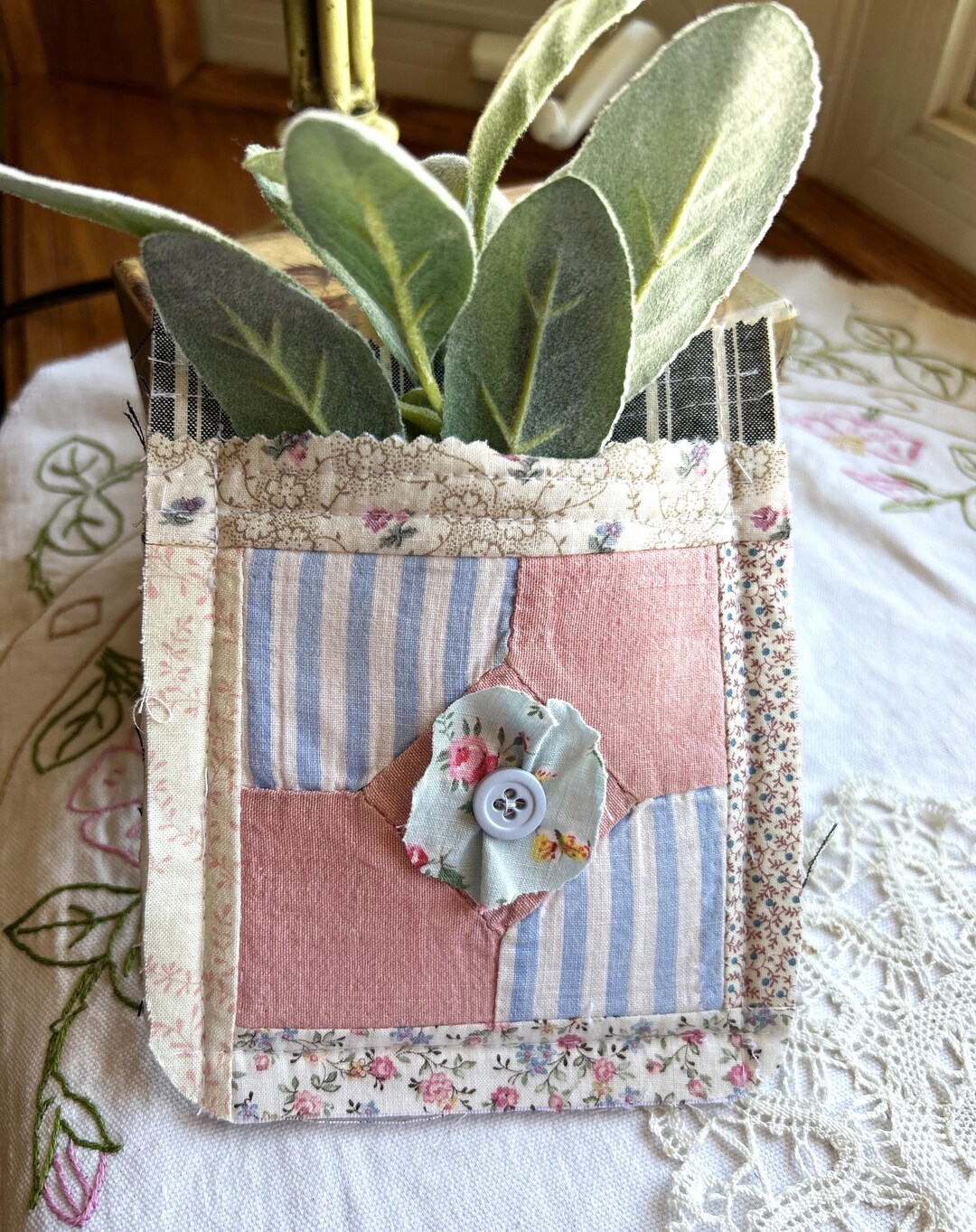 Handmade Wall Pocket - Repurposed 1930s Quilt - Farmhouse Kitchen - Etsy