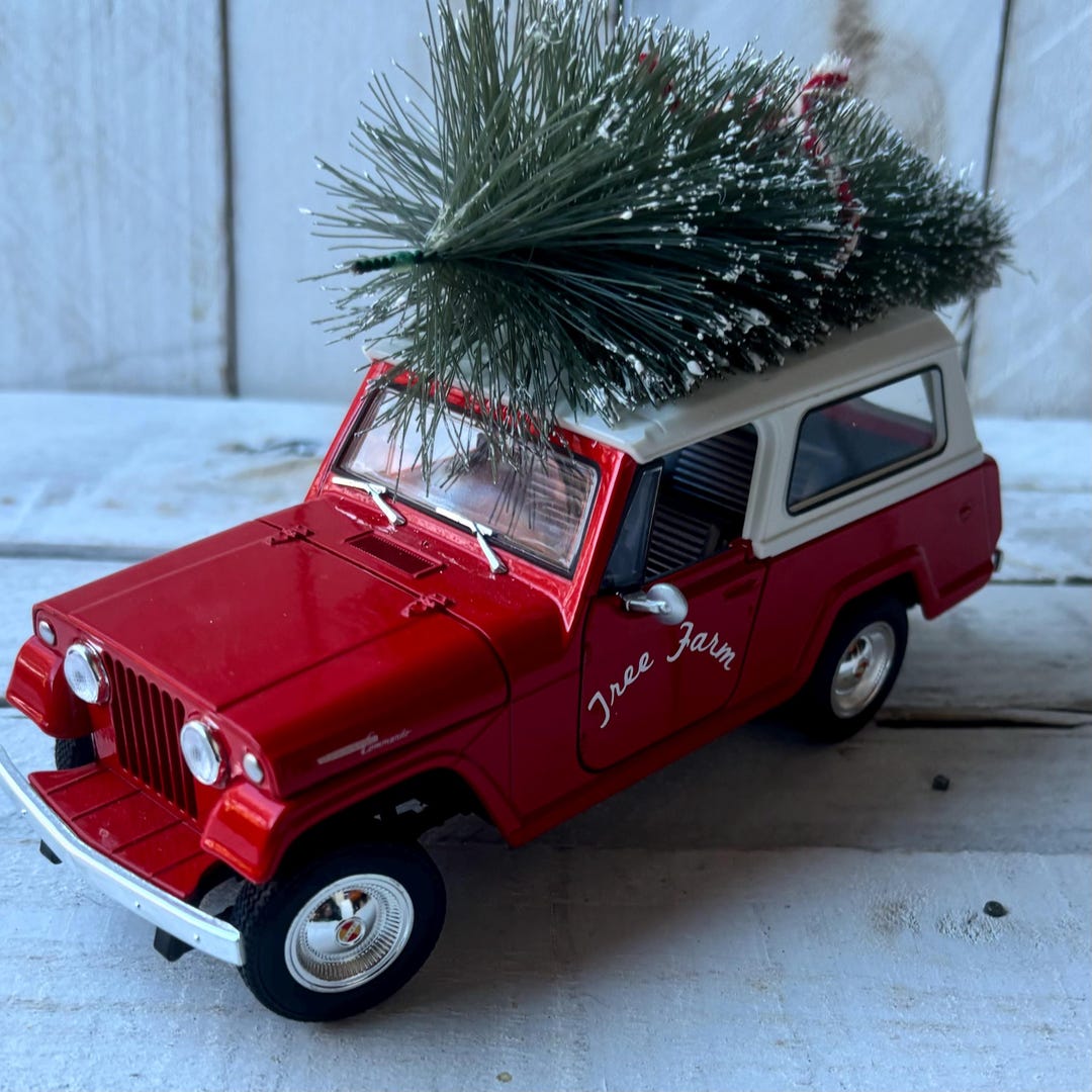 Christmas Decor, Christmas Tree Jeep, Decorated Truck, Christmas Truck ...