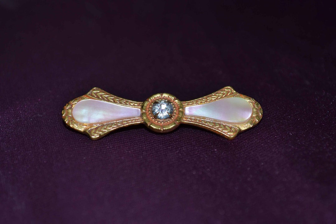 Vintage, 1950s Pin / Brooch Gold Tone With Mother of Pearl Inlay, With ...