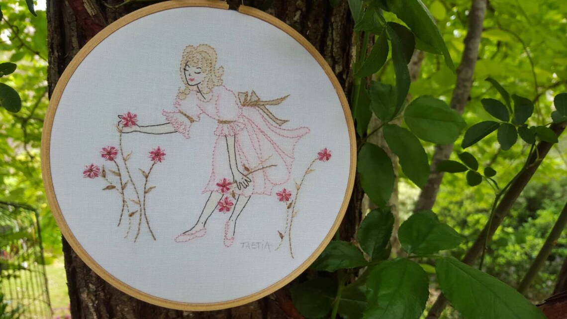 Hand Embroidered Girl Hand Embroidery Pattern & Instructions - Etsy