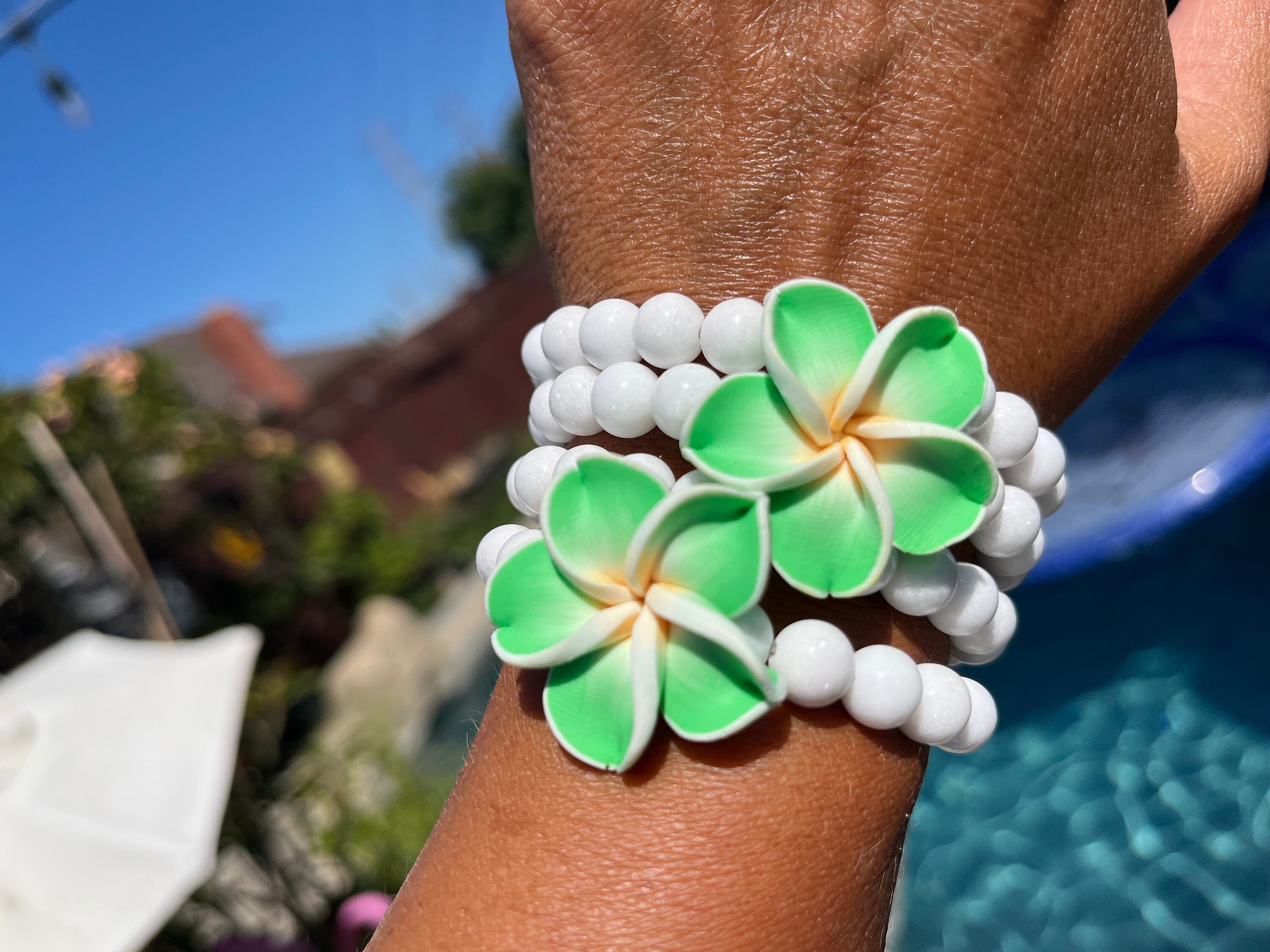 Hawaiian flower bracelets store