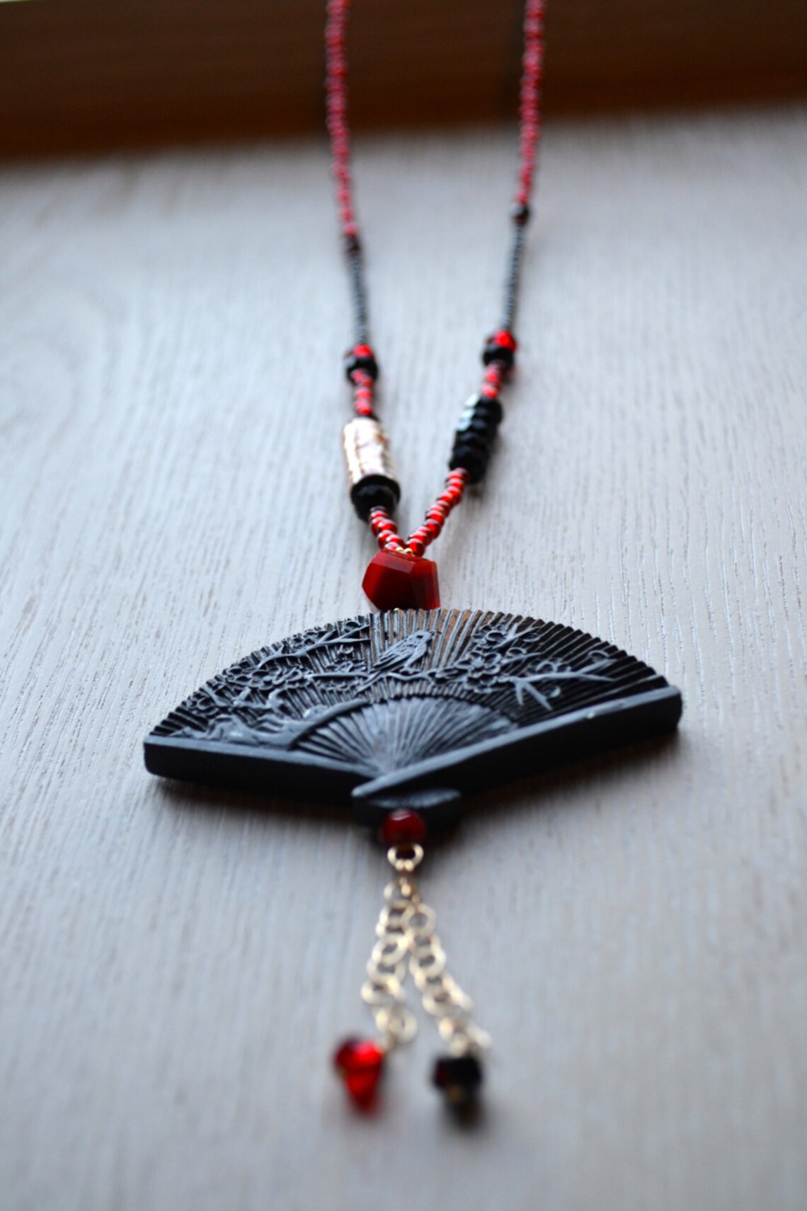 Beautiful Black Asian Fan Pendant Long Necklace With Black and Red ...
