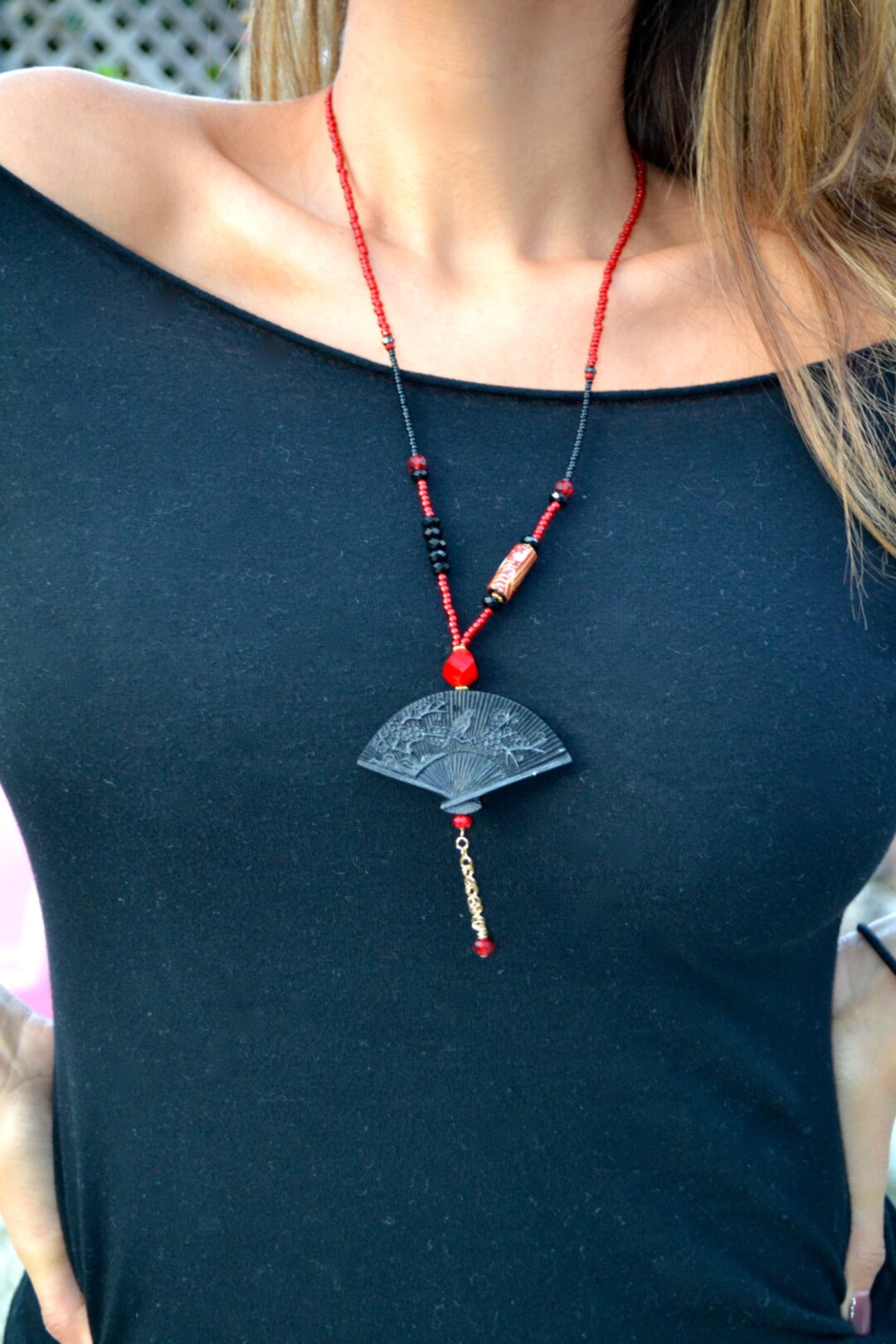 Beautiful Black Asian Fan Pendant Long Necklace With Black and Red ...