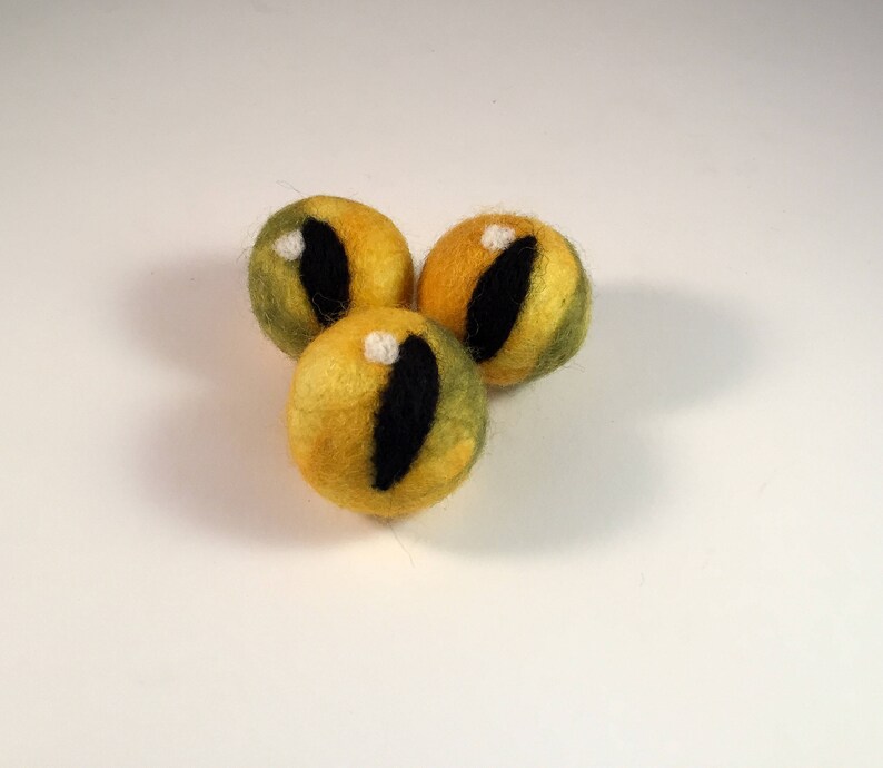 Set of 3 felt cat balls best cat toys cat accessories cat | Etsy