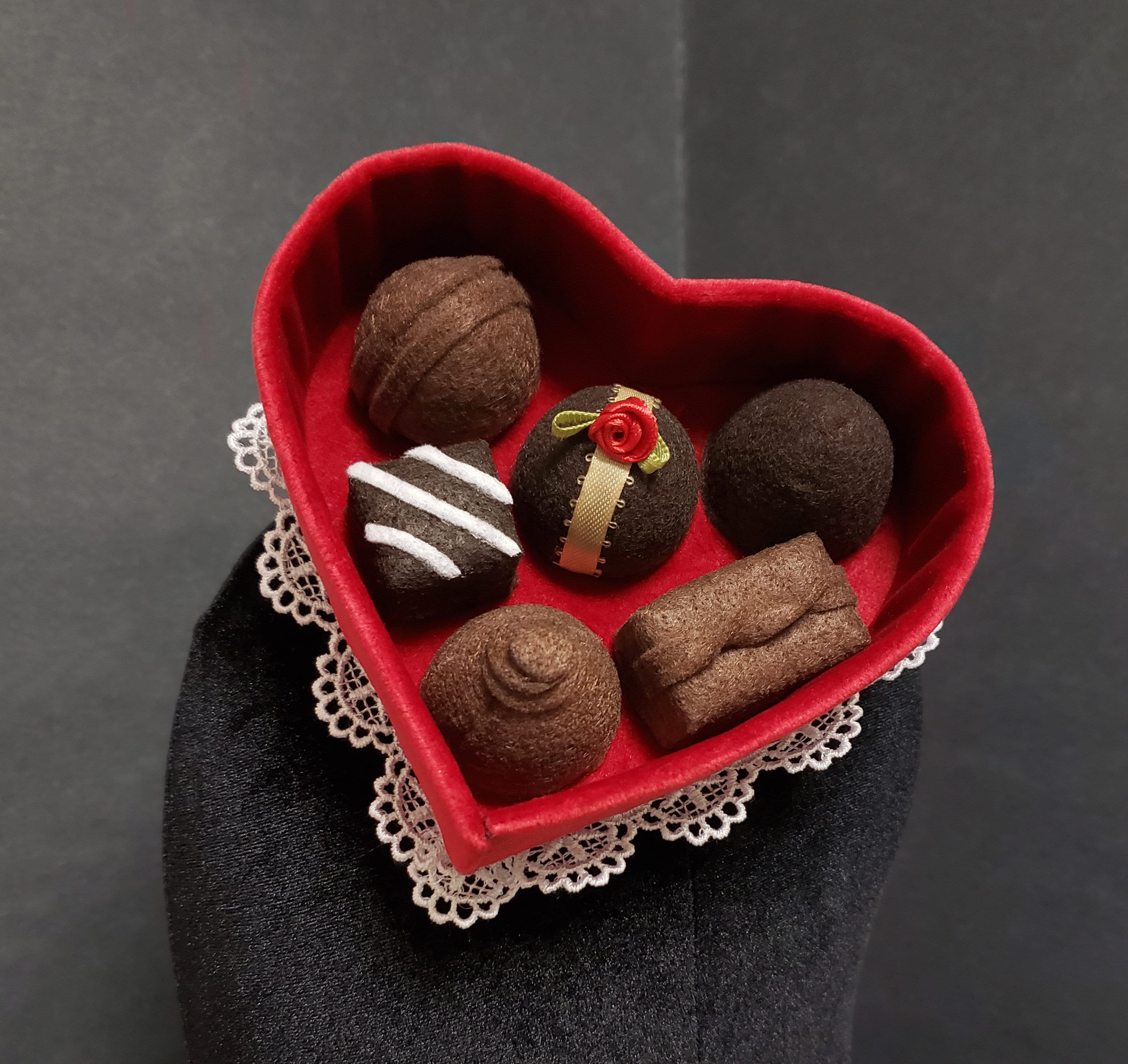 Red Velvet Valentine's Day Chocolate Candy Heart Box Hat or Desk Decor ...