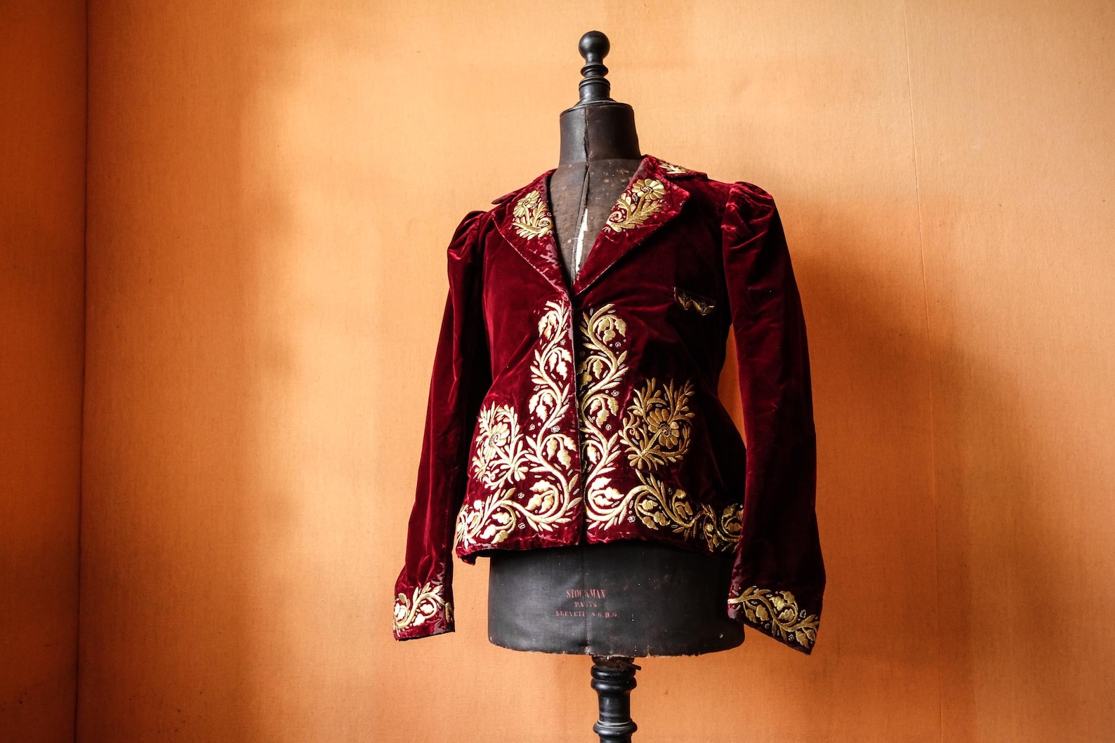Vintage Antique 1930s Ottoman Velvet Jacket . Metal Embroidery Floral ...
