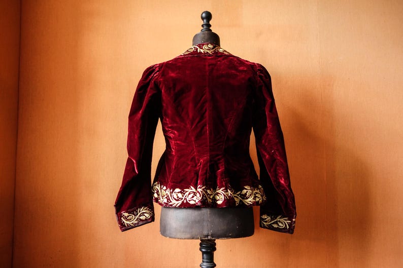 Vintage Antique 1930s Ottoman Velvet Jacket . Metal Embroidery Floral ...
